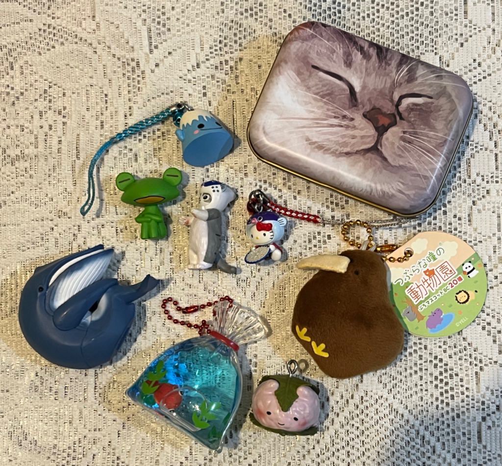 Various trinkets japan - mofusand hello kitty sanrio fish tank tin case ...