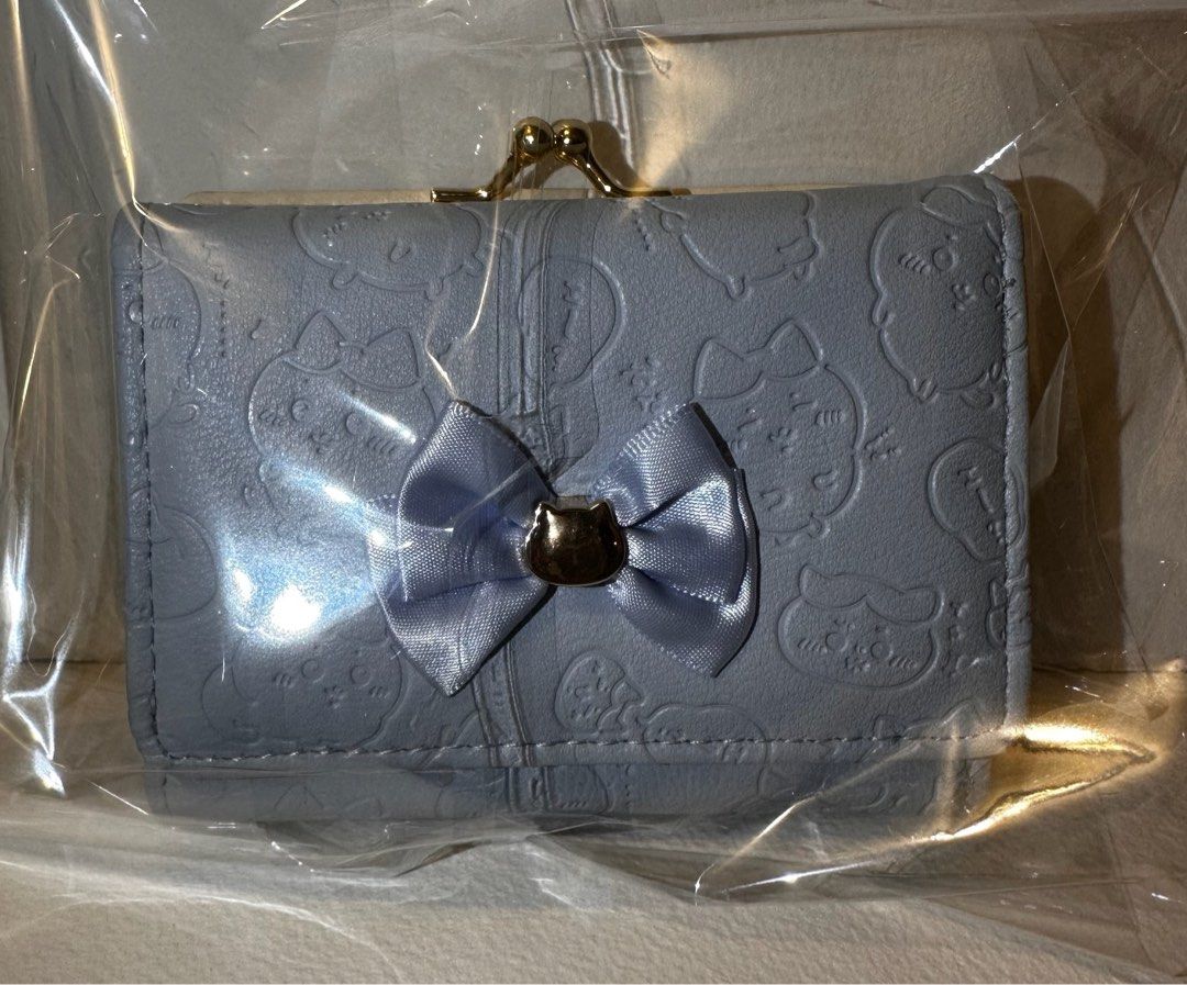 (日本直送) chiikawa 小八 藍色 壓花 短銀包 合成皮銀包 短財布 母親節禮物, 興趣及遊戲, 玩具 & 遊戲類 - Carousell