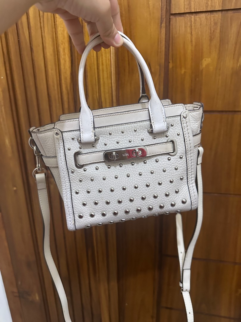 Coach Swagger Bag, Fesyen Wanita, Tas & Dompet di Carousell
