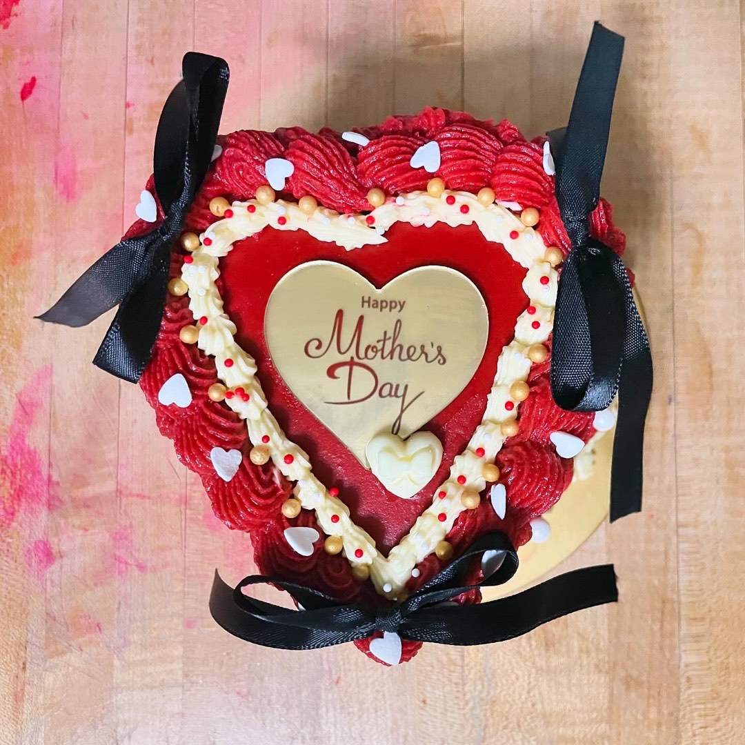 FREE Vintage Red Mini Chocolate Heart Cake, Food & Drinks, Homemade ...