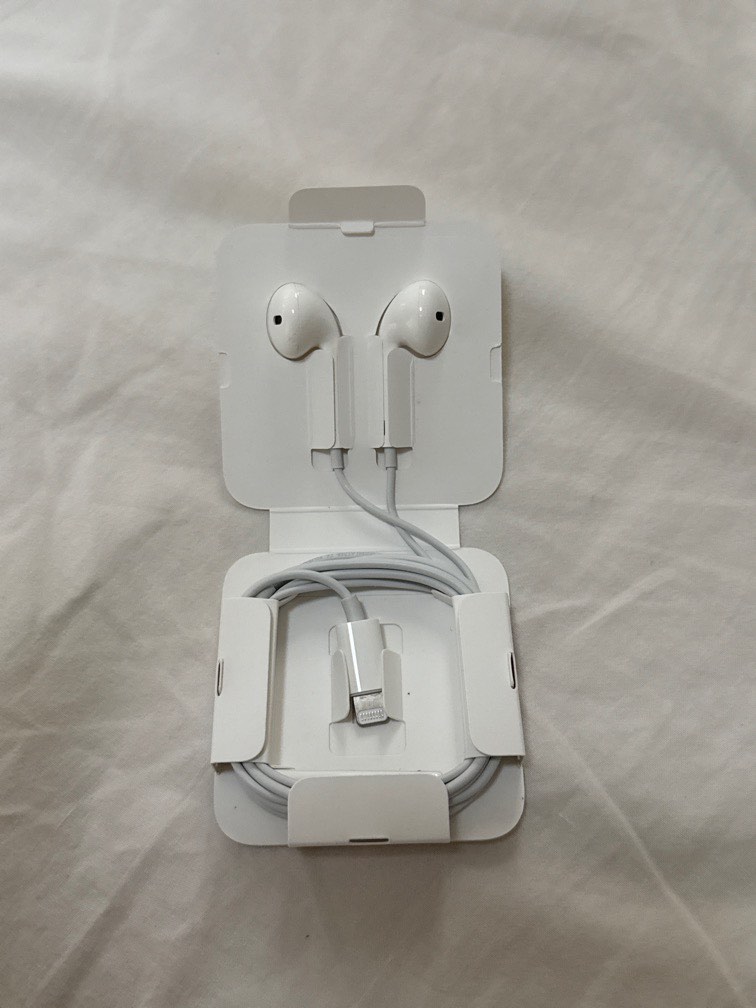 Lightning headset, Audio, Headphones & Headsets on Carousell