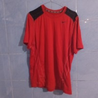 Nike drifit warna merah strip hitam, Fesyen Pria, Pakaian , Lainnya di ...