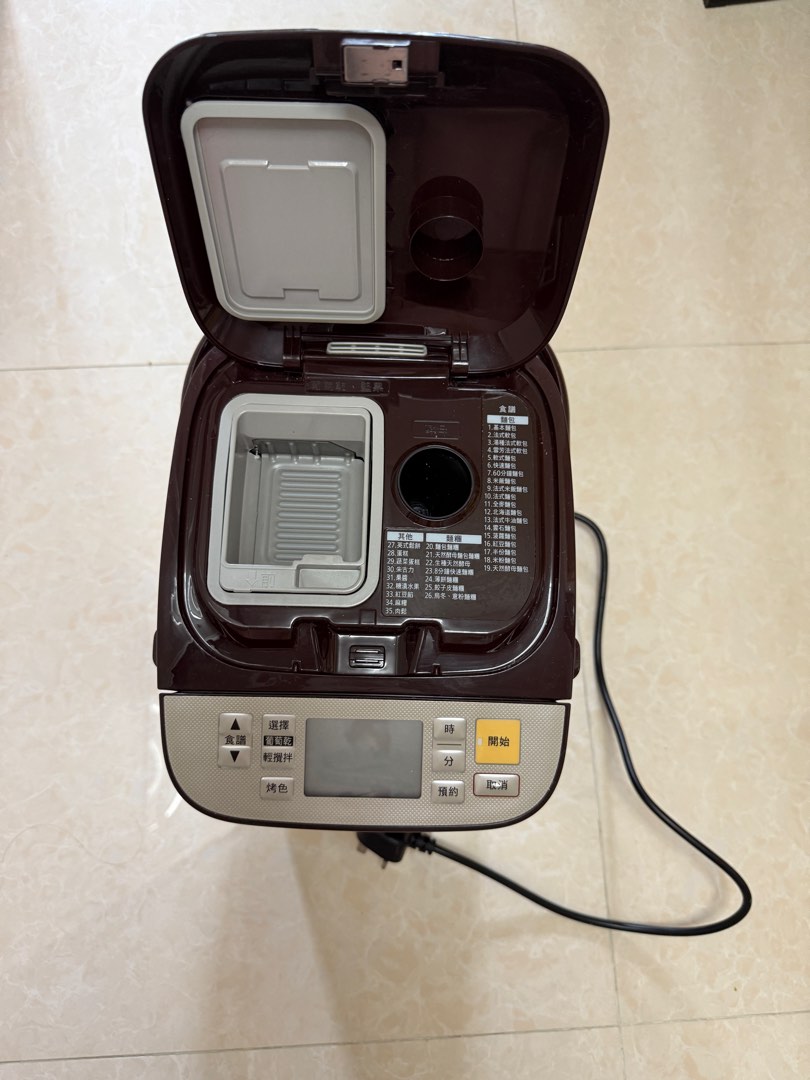 Panasonic 麵包機 SD-PT1002, 家庭電器, 廚房電器, 麵包機 - Carousell