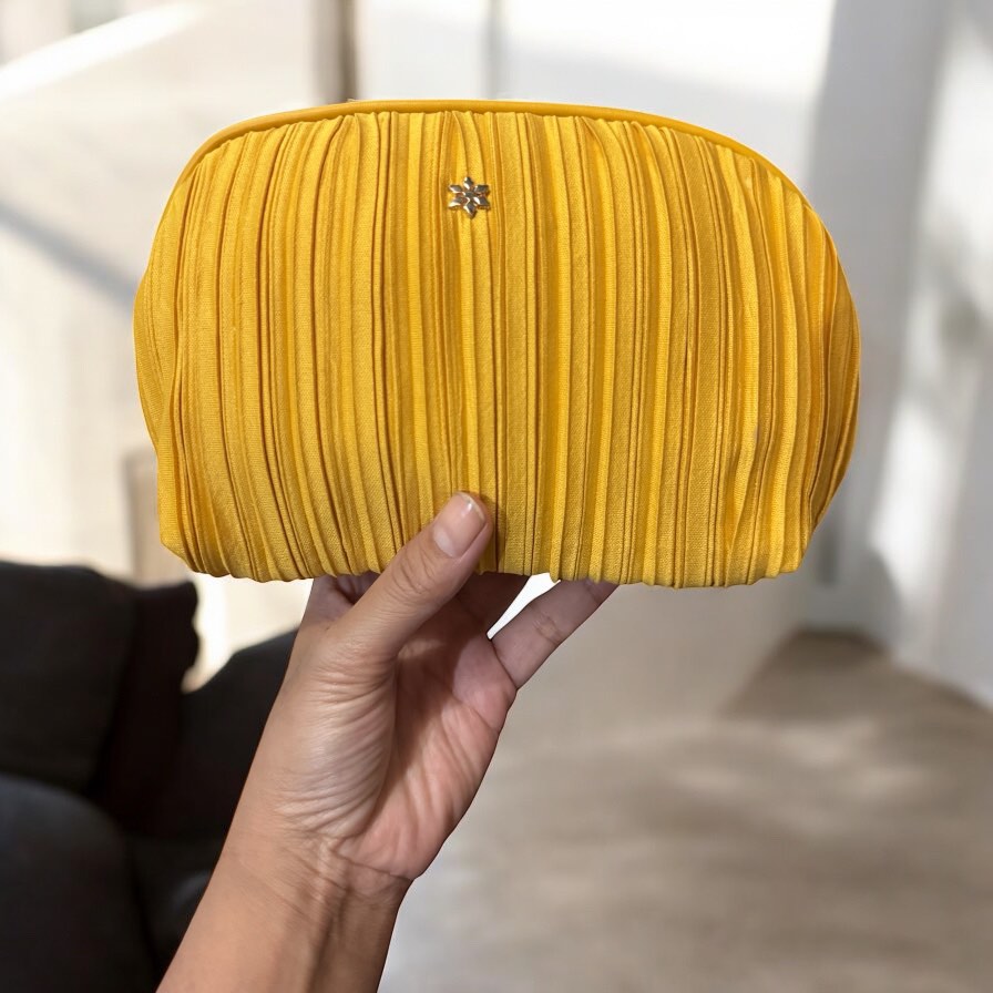 Pouch Kuning Sulwhasoo, Fesyen Wanita, Tas & Dompet di Carousell