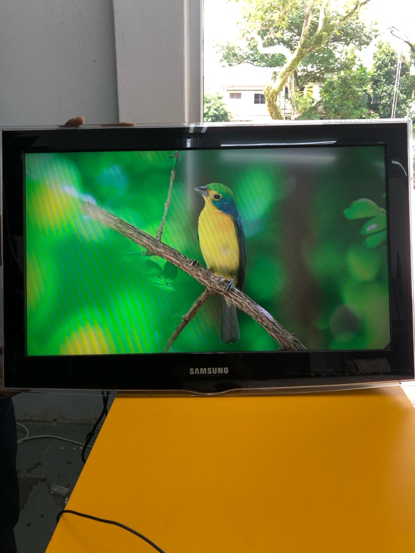 SAMSUNG LA26D450G1M 26" inch HD TV / MONITOR, Computers & Tech, Parts ...