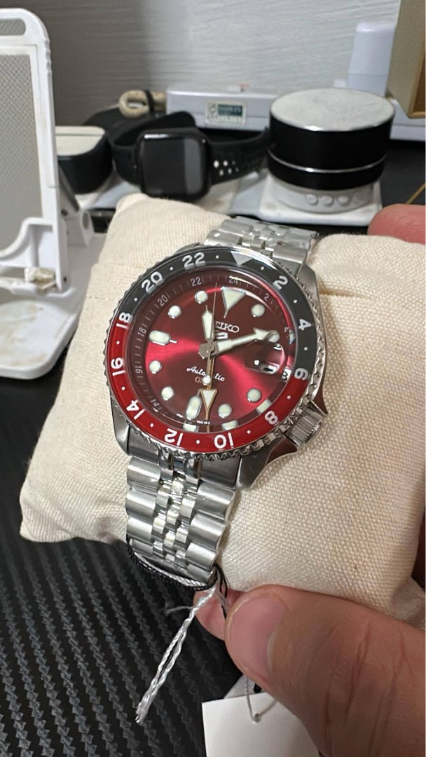 Seiko SSK031K1 Passion Red, Luxury, Watches on Carousell
