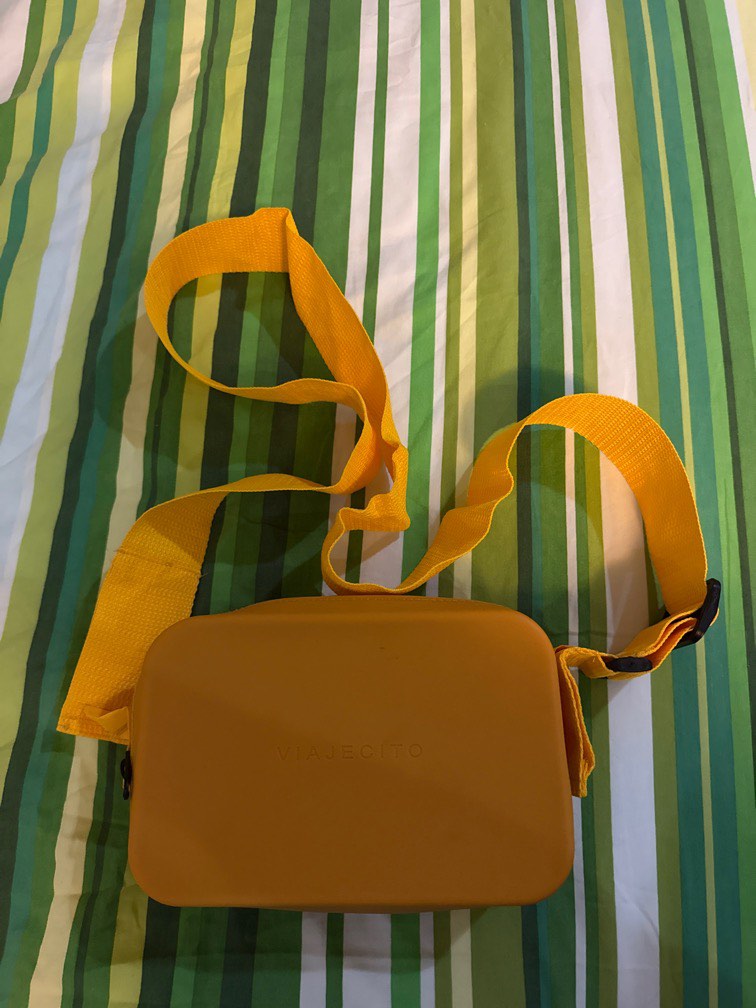 Viajecito mustard splash kit, Women's Fashion, Bags & Wallets, Beach ...