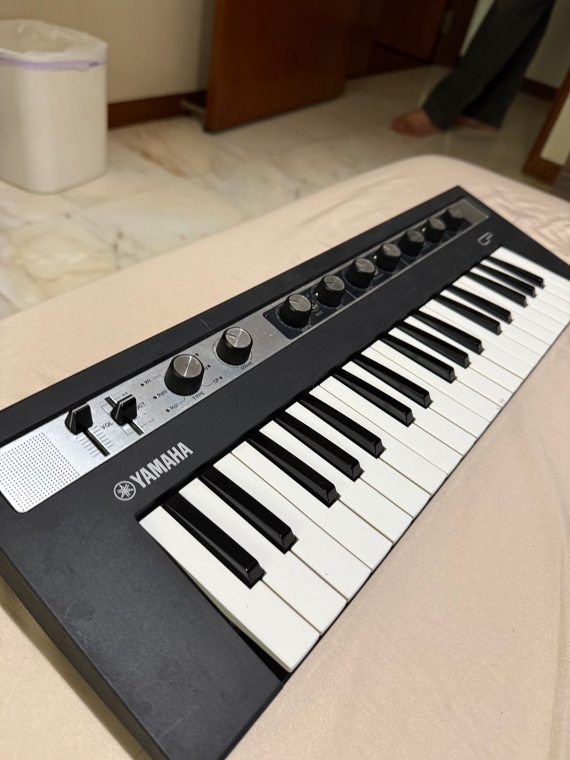 Yamaha CP reface [Refurbished], Hobbies & Toys, Music & Media, Musical ...