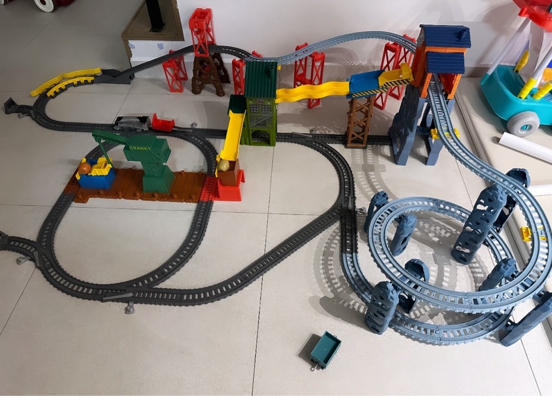 Kids train track, Hobbies & Toys, Toys & Games on Carousell