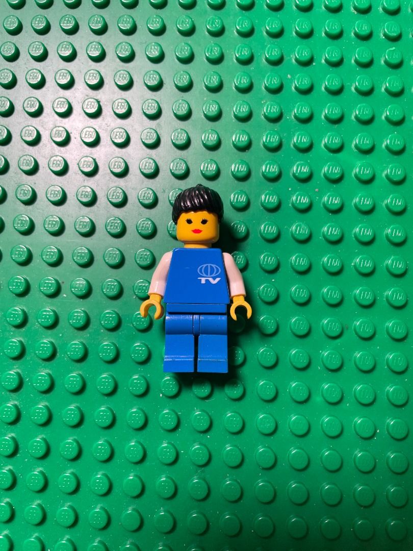 Lego TV Logo Small Pattern, Blue Legs, Black Ponytail Hair Set 3311 ...