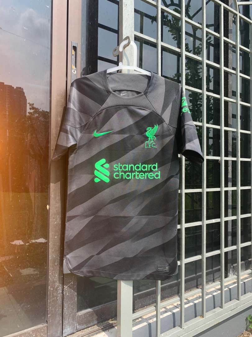 Liverpool 2023/24 Home Goalkeeper Kit Fans Issue, Men's Fashion ...