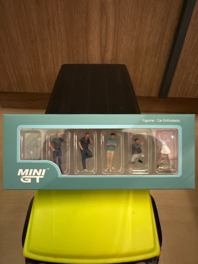 Mini GT Figure Car Enthusiast Diorama AC36, Hobbies & Toys, Toys ...