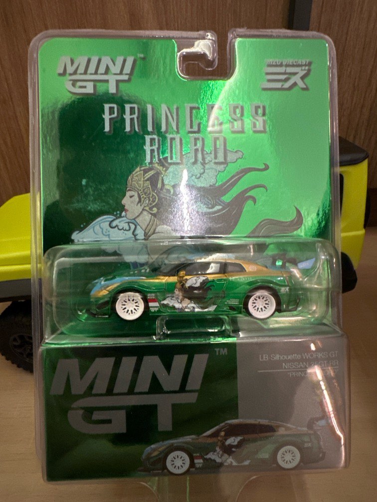 Mini GT LB-Silhouette Works GT Nissan 35GT-RR Princess Roro MGT00650 ...