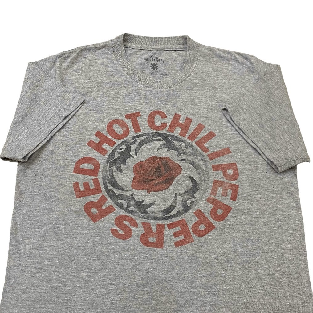 Red Hot Chili Peppers Band Official Merchandise Tshirt, Men's Fashion ...