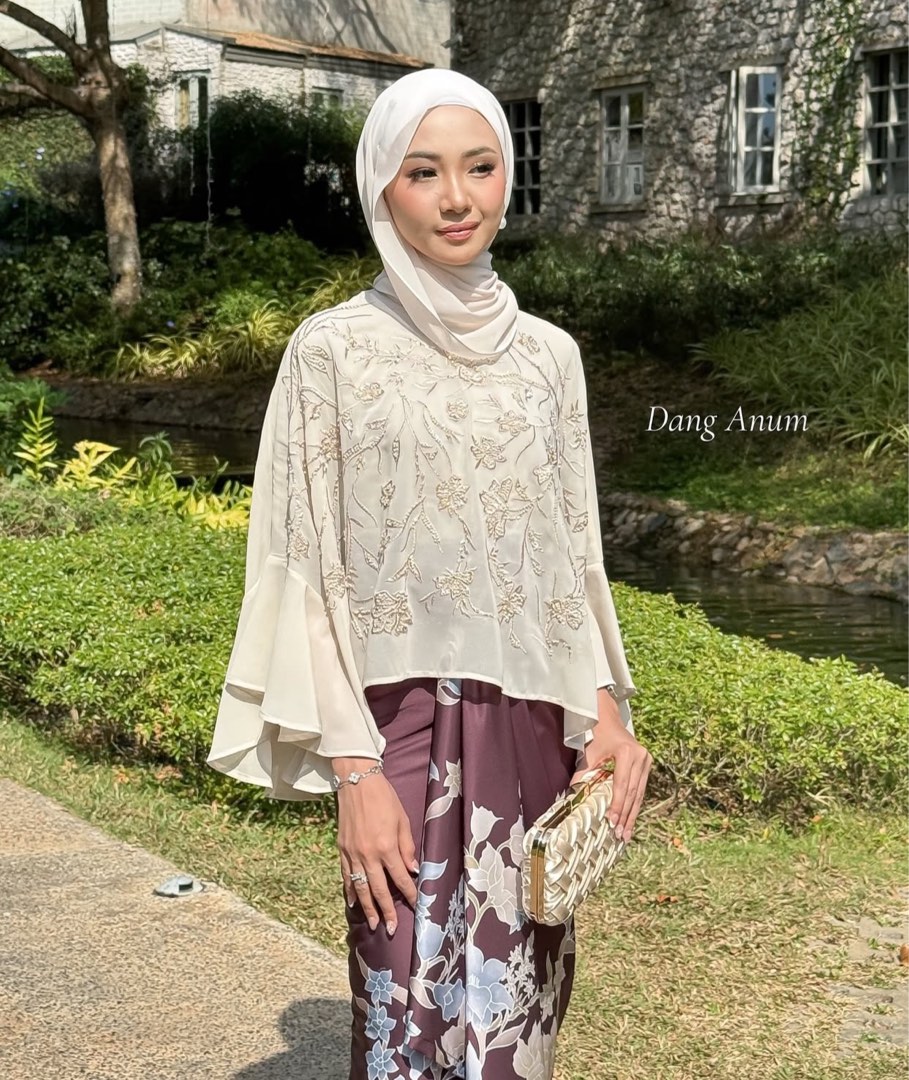 [RENT] Guzel Dang Anum, Women's Fashion, Muslimah Fashion, Baju Kurung ...