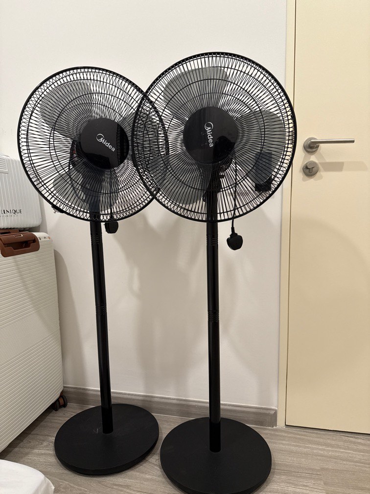RM50 - MIDEA STAND FAN 90% NEW, Furniture & Home Living, Lighting ...