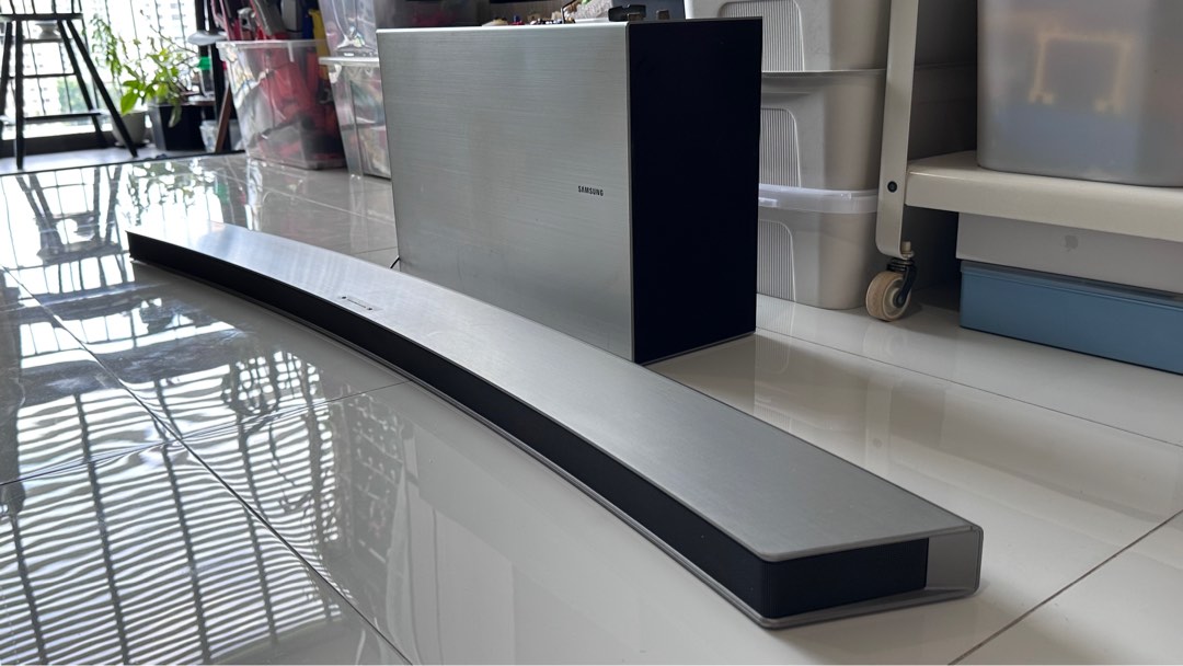 Samsung HW-J8501 Curved Soundbar & Subwoofer (please read description ...