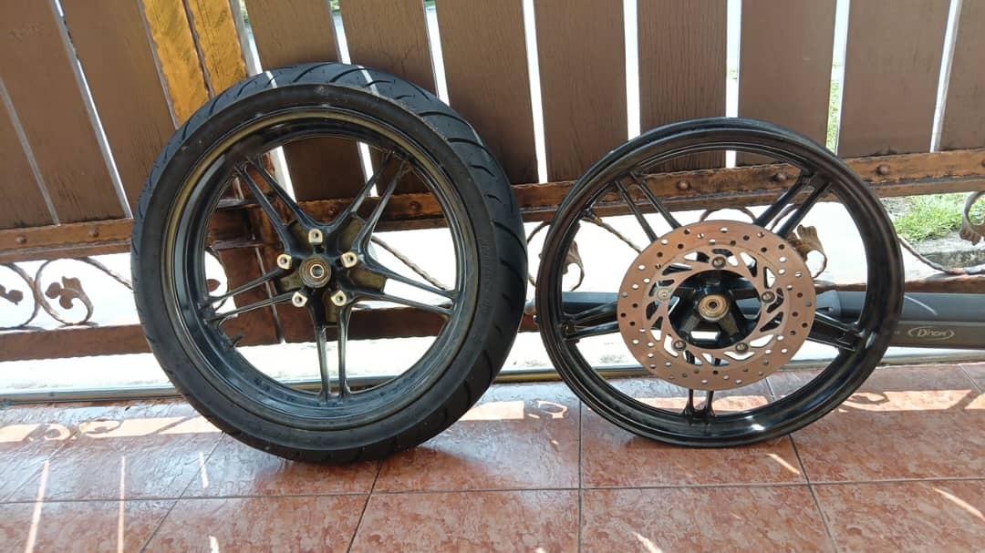 Spotrim & tayar, Motorbikes on Carousell