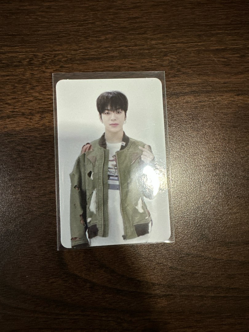 treasure jaehyuk jikjin pc, Hobbies & Toys, Memorabilia & Collectibles ...