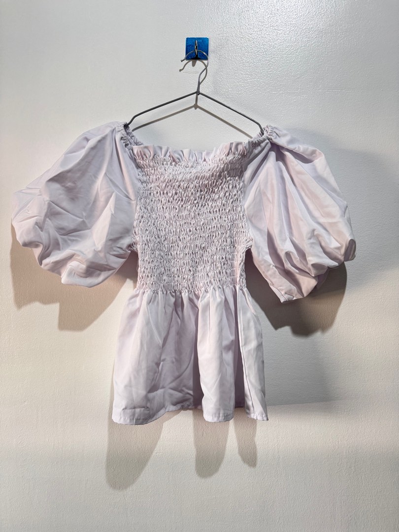 WHITE POOFY PUFF SLEEVE FULL SMOCKED PEPLUM TOP, Women's Fashion, Tops, Blouses on Carousell