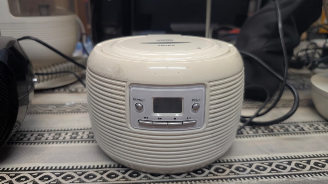 Akira Radio and cd player, Audio, Portable Music Players on Carousell