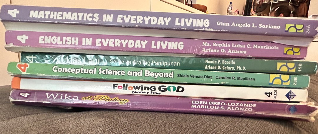 Grade 4 textbooks - sold as set, Hobbies & Toys, Books & Magazines ...