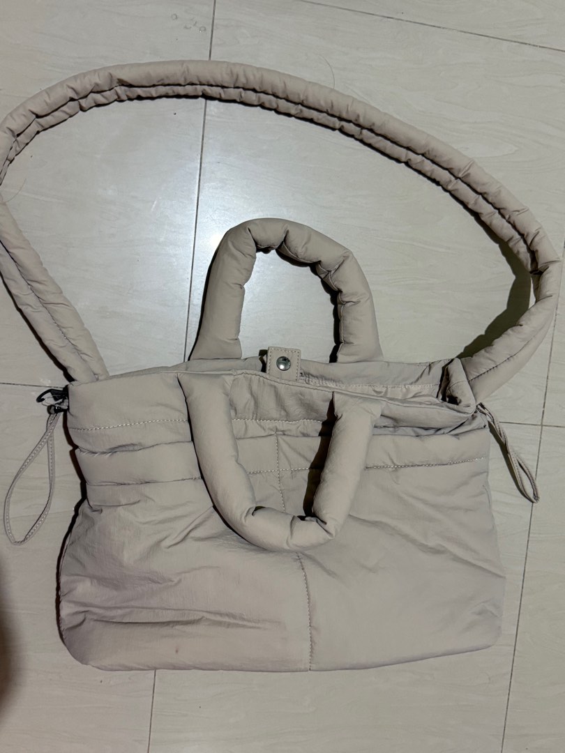 GU puffer shoulder bag, Women's Fashion, Bags & Wallets, Shoulder Bags ...