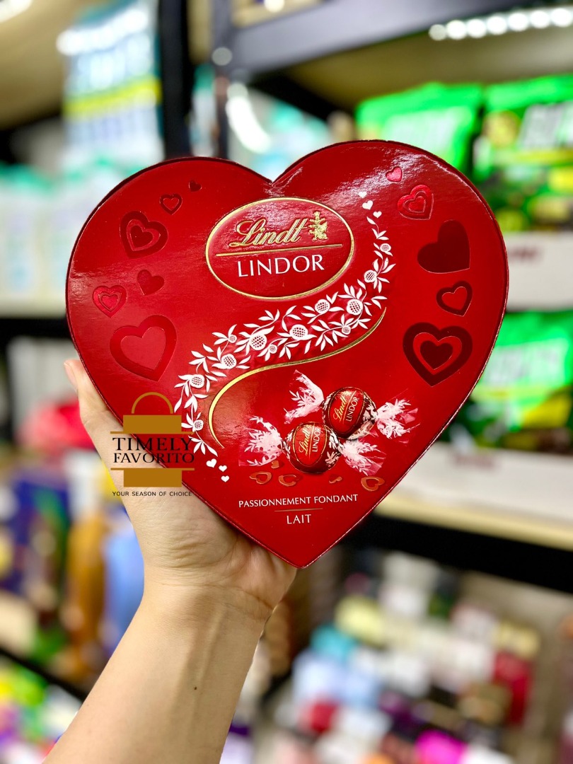 Lindt Lindor Milk Chocolate Truffles 200g in Heart Shape box, Food ...