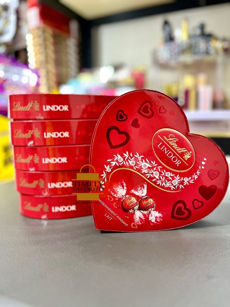 Lindt Lindor Milk Chocolate Truffles 200g in Heart Shape box, Food ...