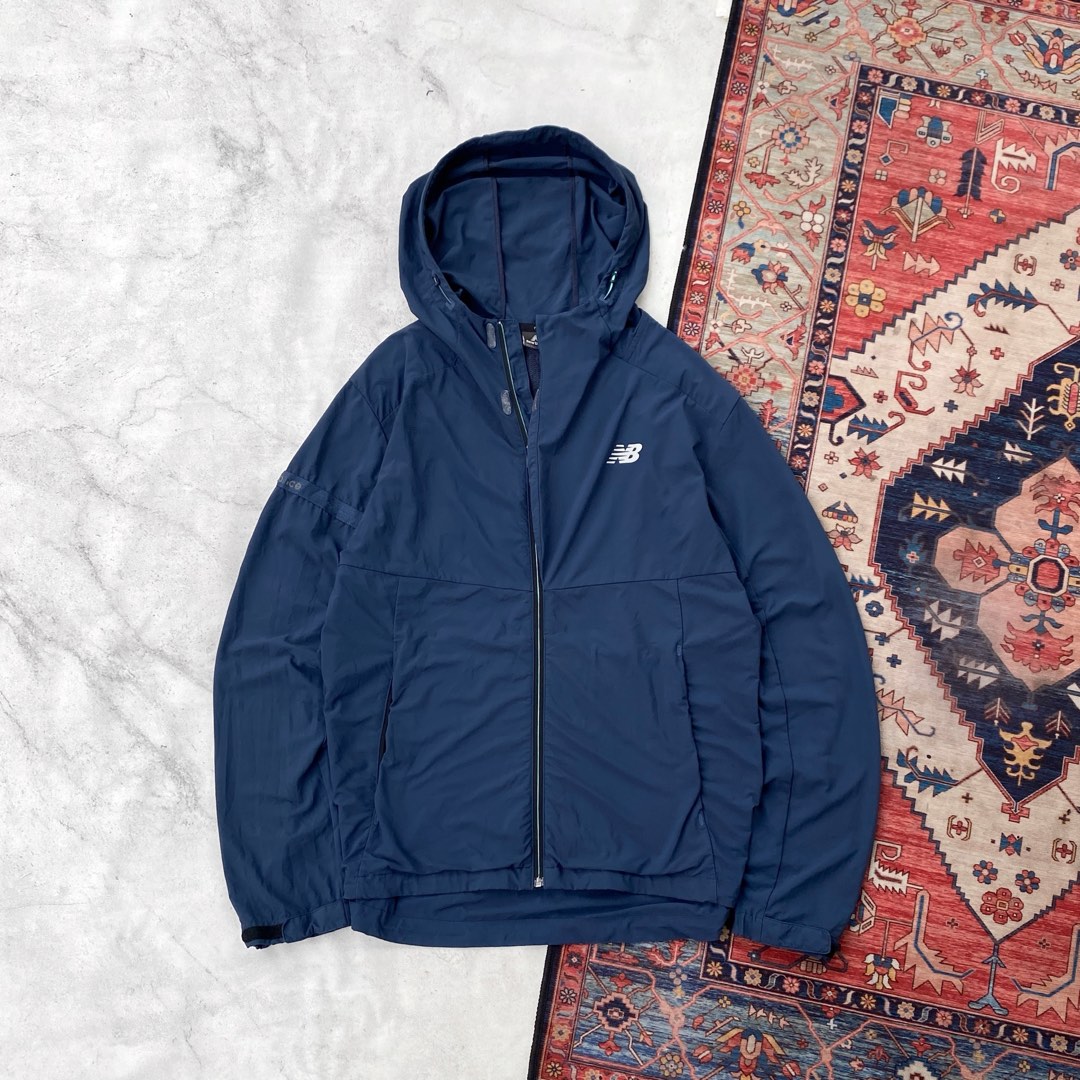 NEW BALANCE WINDRUNNER JACKET, Fesyen Pria, Pakaian , Baju Luaran di ...