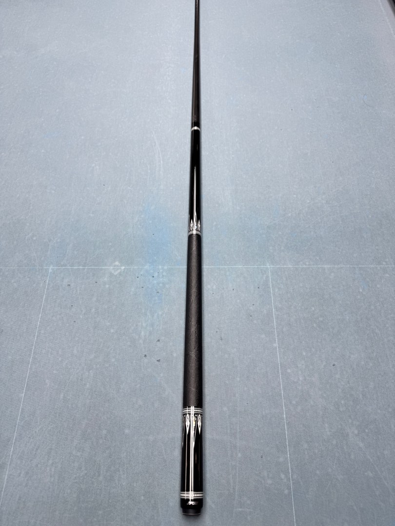Predator Revo 12.9mm Radial Pin w/ JFlowers Pool Cue, Sports Equipment ...
