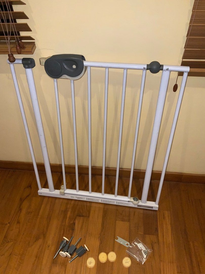 Safety 1st baby gate / pet gate, Babies & Kids, Baby Nursery & Kids ...