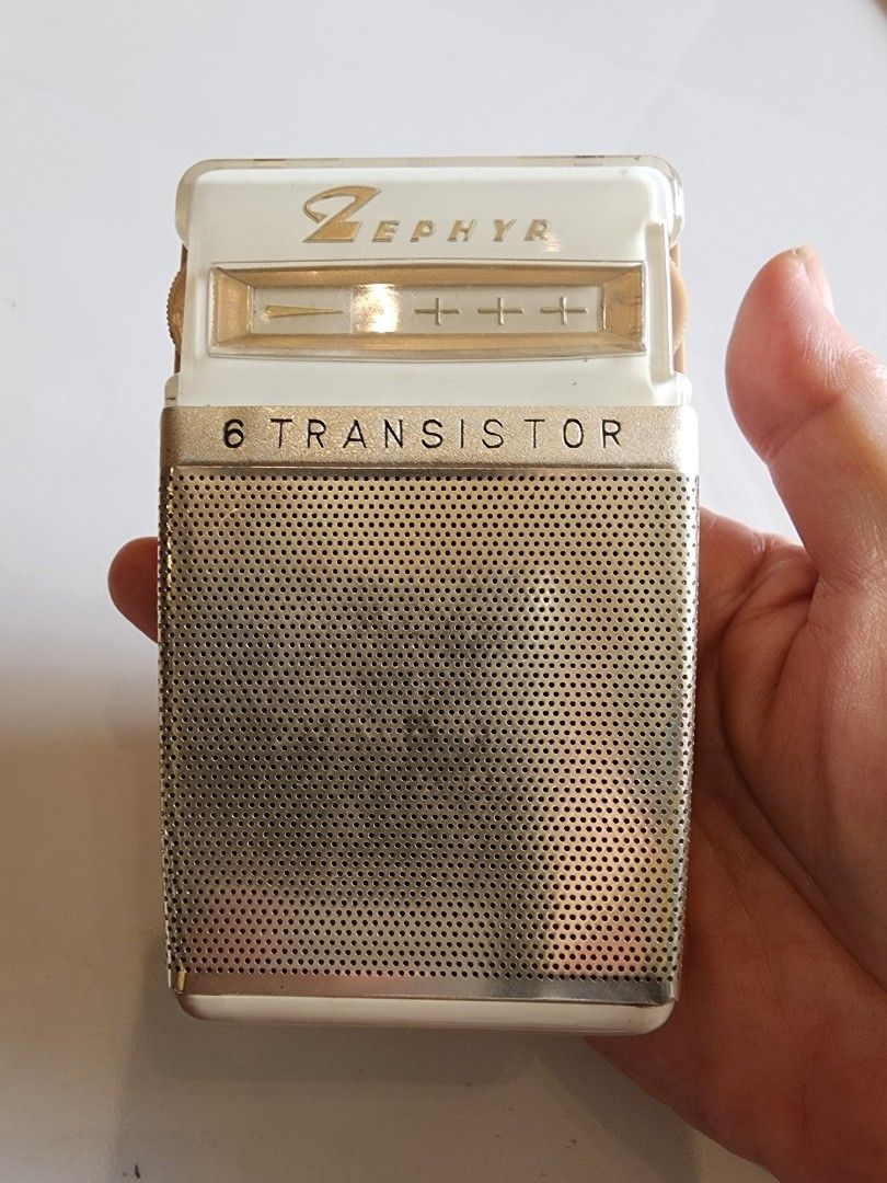 vintage zephyr 6 transistor radio, Hobbies & Toys, Collectibles ...
