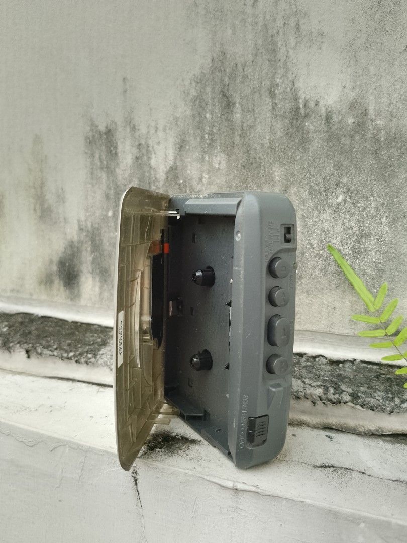 Walkman kaset pita sony wm fx 195 retro vintage, Musik & Media, CD, DVD & Lainnya di Carousell