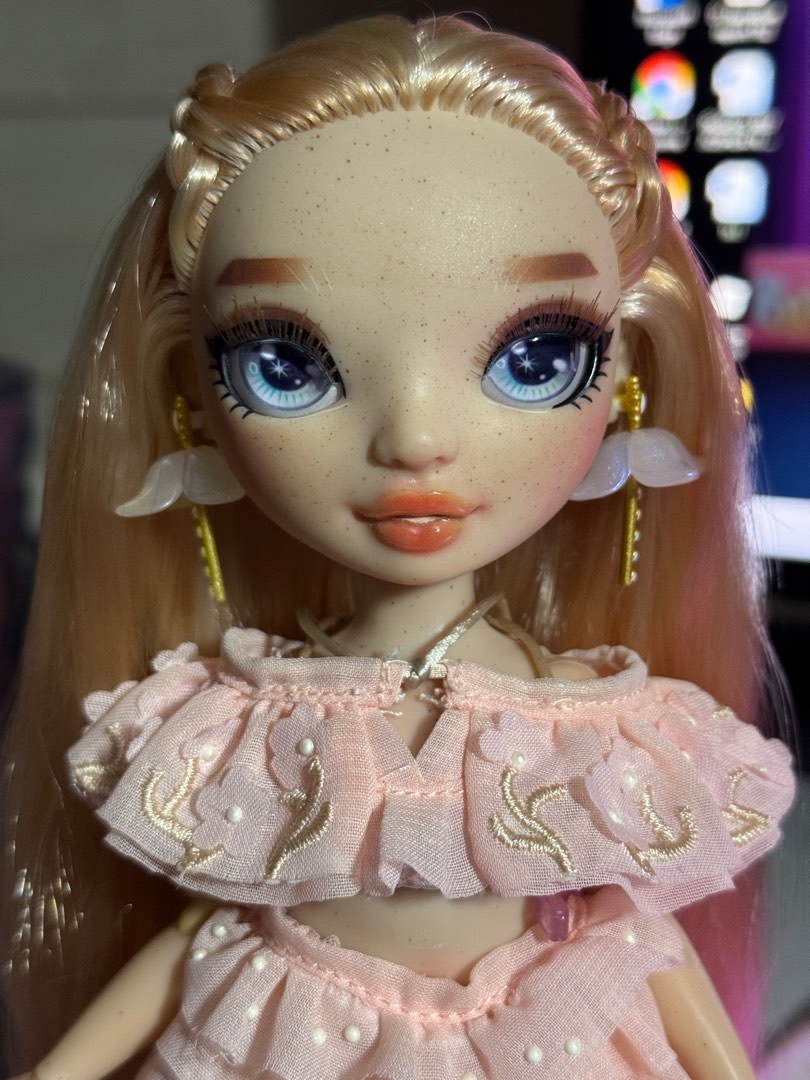 WTT Rainbow High Victoria Whitman to BRATZ, Hobbies & Toys, Toys ...