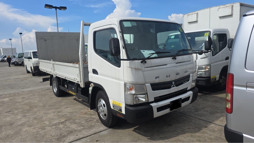 Rent For 14FT Mitsubishi Fuso Open With Tailgate / Lorry / Vehicle ...