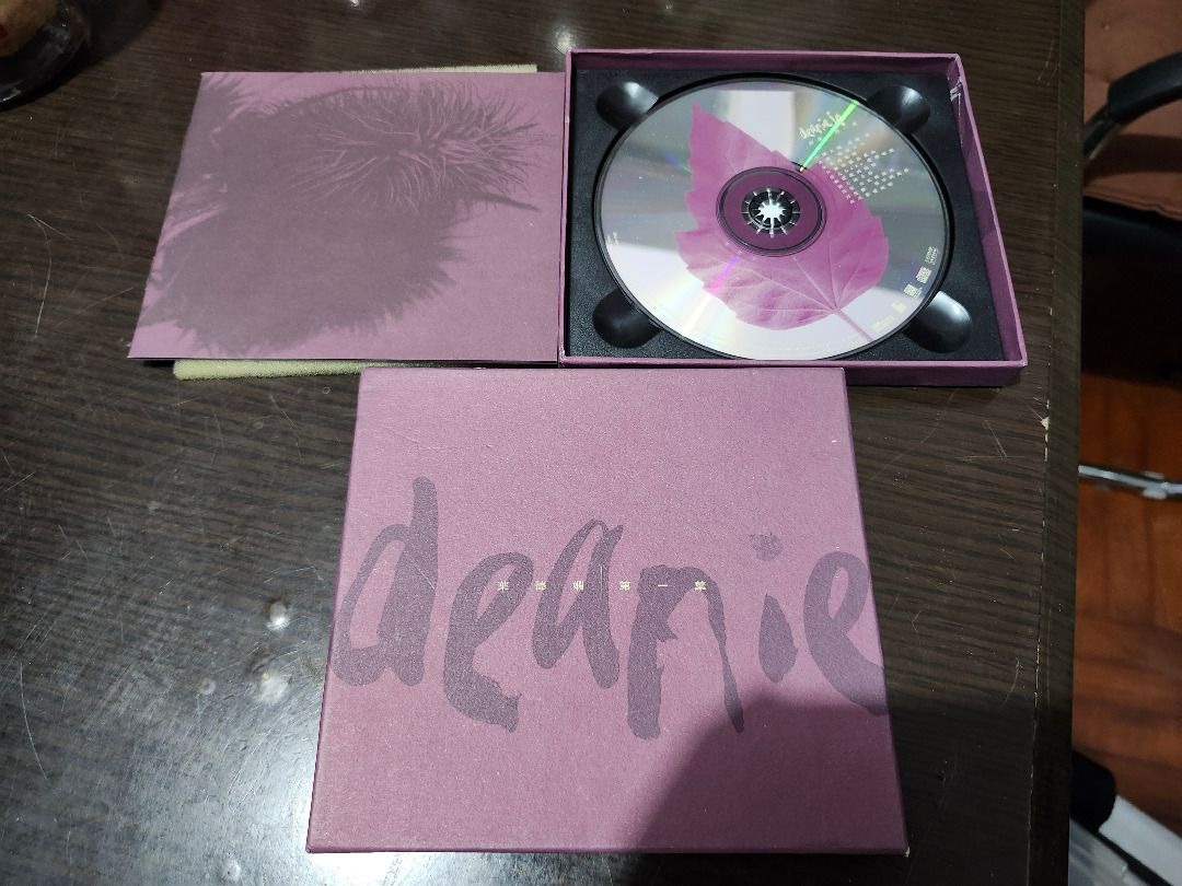 葉德嫻 Deanie Yip 第一葉 CD, 興趣及遊戲, 音樂、樂器 & 配件, 音樂與媒體 - CD 及 DVD - Carousell