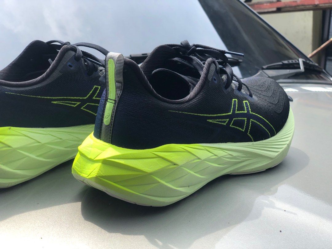 ASICS NOVABLAST 4 BLACK, Fesyen Pria, Sepatu , Lainnya di Carousell