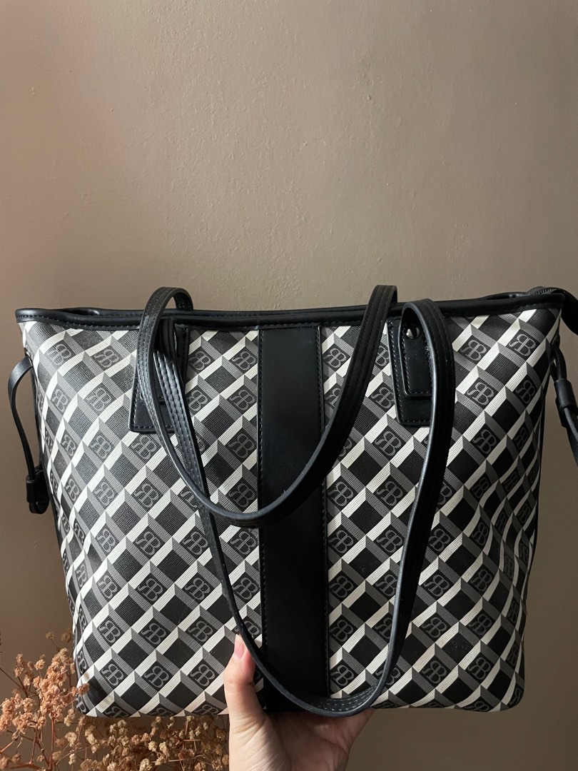 Bethany Roma Tote Bag, Women's Fashion, Bags & Wallets, Tote Bags on ...