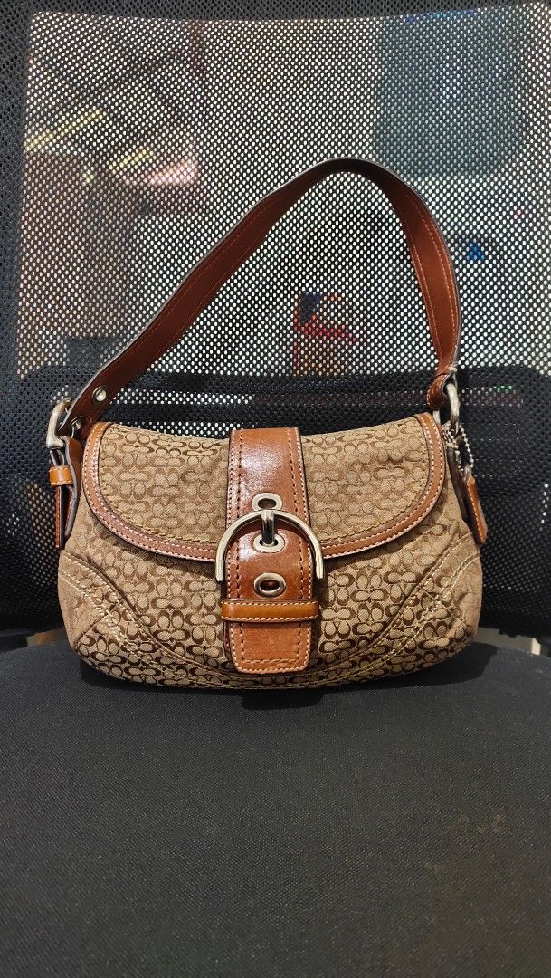 Coach soho signature small coc hobo, Fesyen Wanita, Tas & Dompet di ...