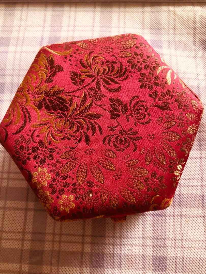 Famous Goldsmith Mee Kwong Chye Jewellery box ca 1960s, Hobbies & Toys ...