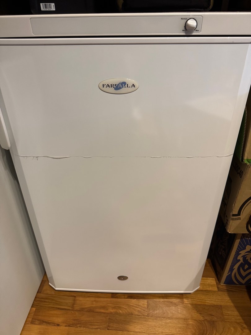 Farfalla Upright Milk Freezer (120L), Babies & Kids, Nursing & Feeding ...