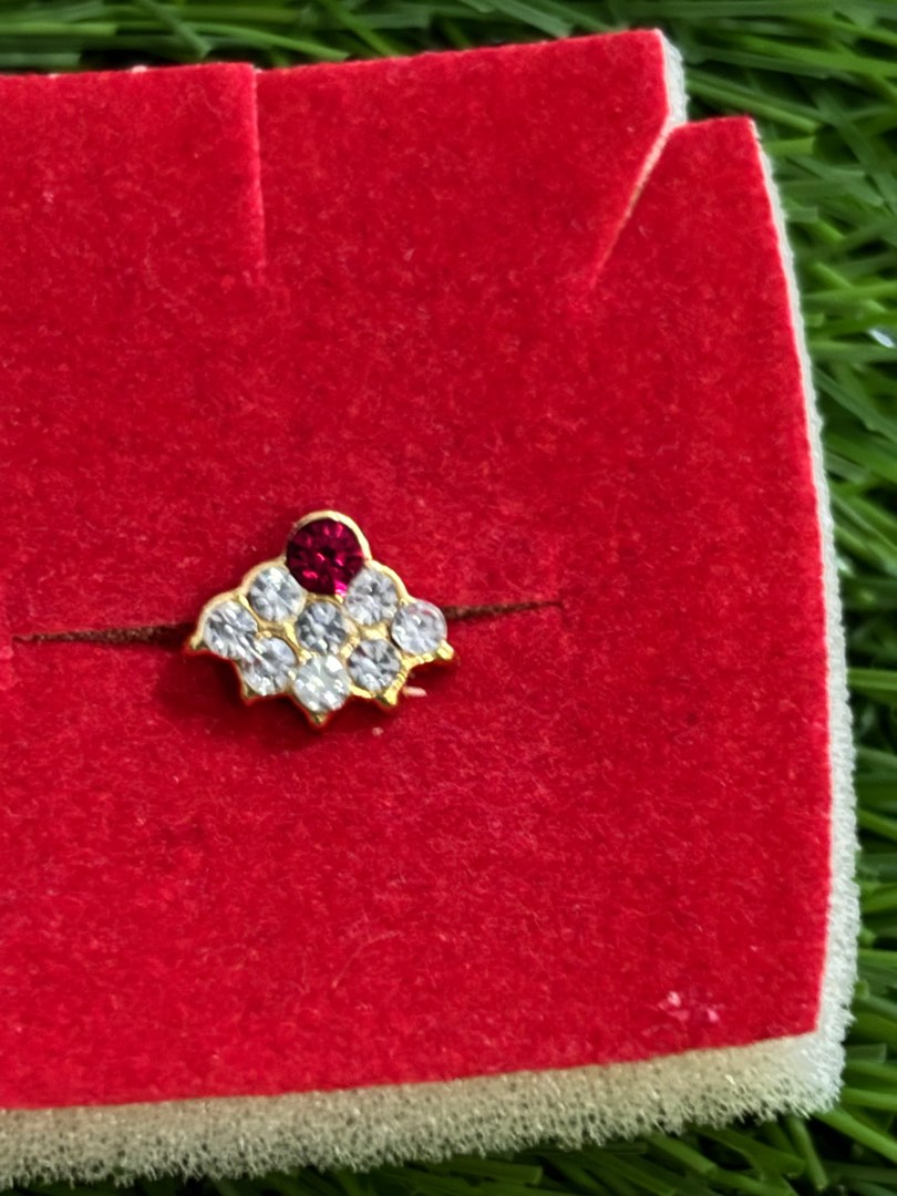 IMPON RED STONE BIG Mukuthi (not 916) -, Women's Fashion, Jewelry ...