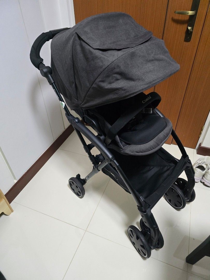 (Japan brand) Combi baby chair stroller, Garage Sale on Carousell