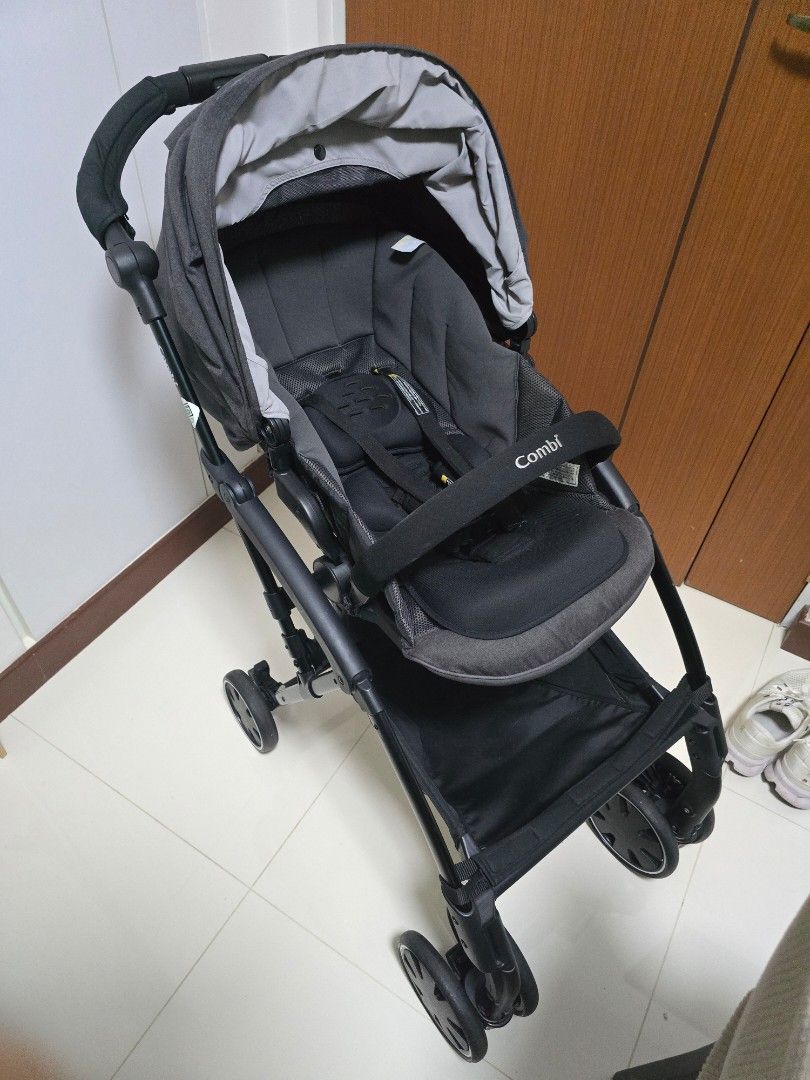 (Japan brand) Combi baby chair stroller, Garage Sale on Carousell