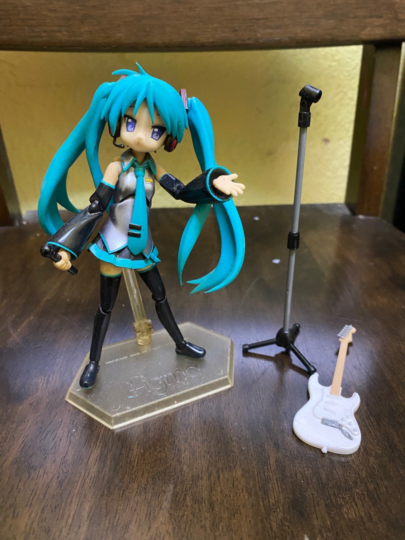 Max Factory Lucky Star Figma Kagami Hiiragi Cosplay Version Hatsune ...