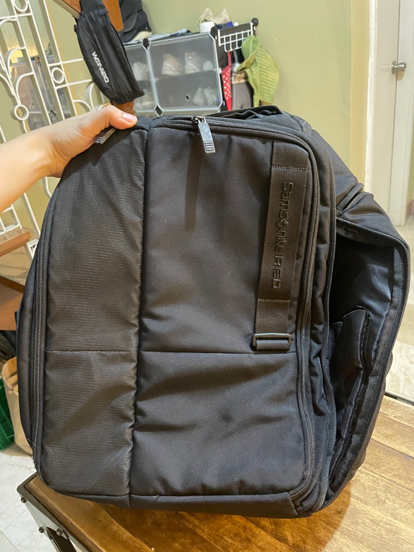Samsonite Laptop Bag (Damaged), Men's Fashion, Bags, Backpacks on Carousell