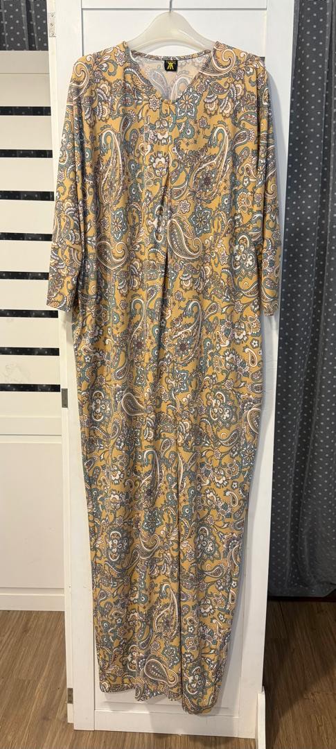 Yasmin Azhar Ironless Caftan, Women's Fashion, Muslimah Fashion ...