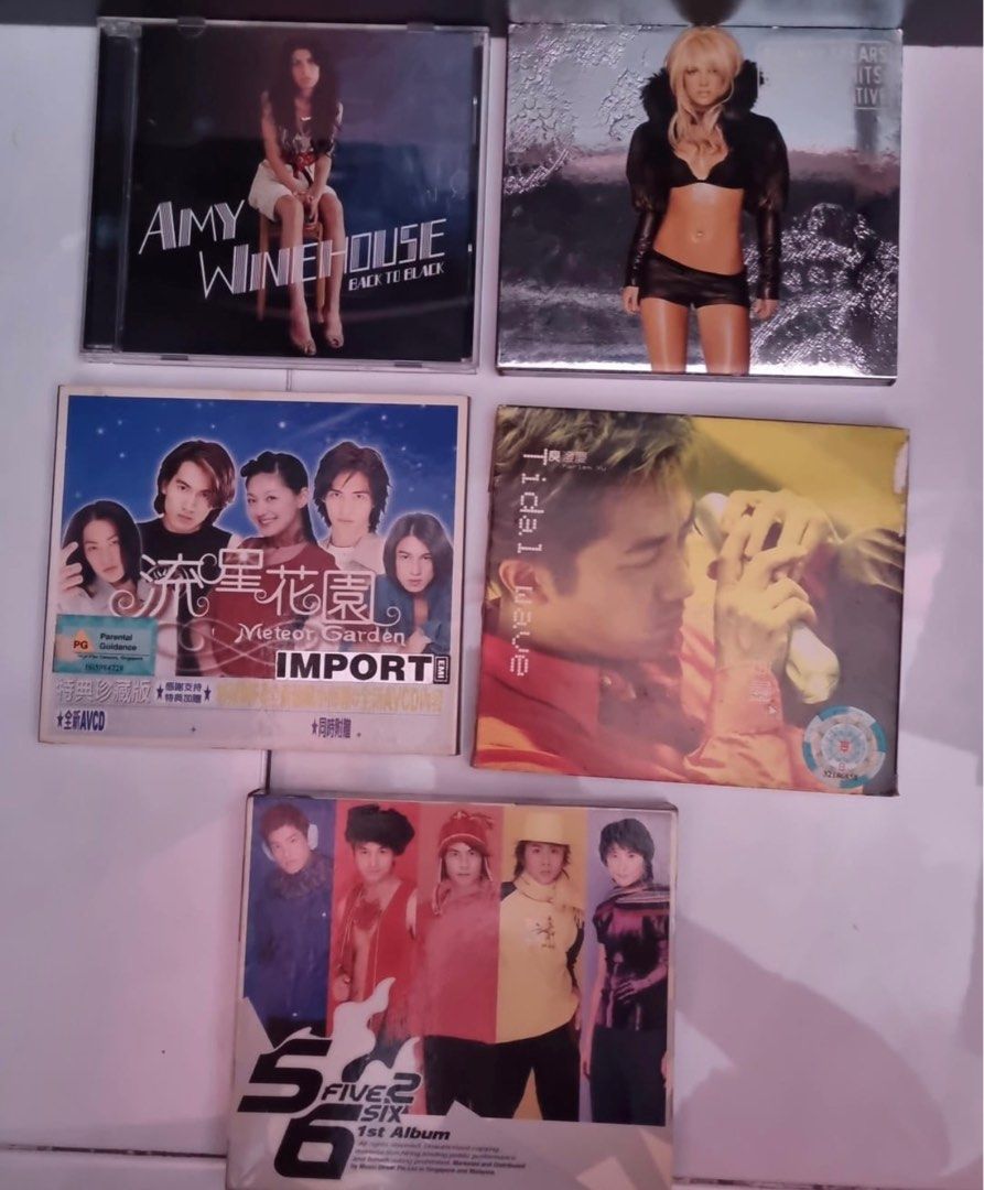 Authentic Amy winehouse back to black cd / Britney Spears /harlem Yu tidal wave / meteor garden ...