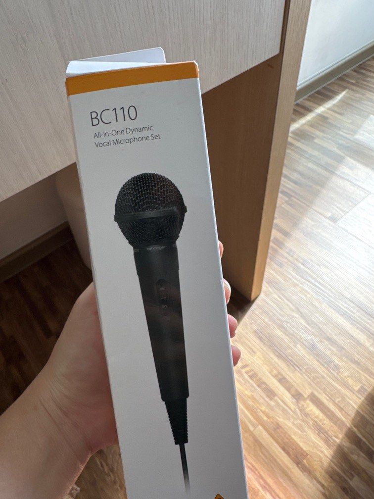 Behringer BC110 Dynamic Vocal Microphone with 10-foot Cable, Audio ...